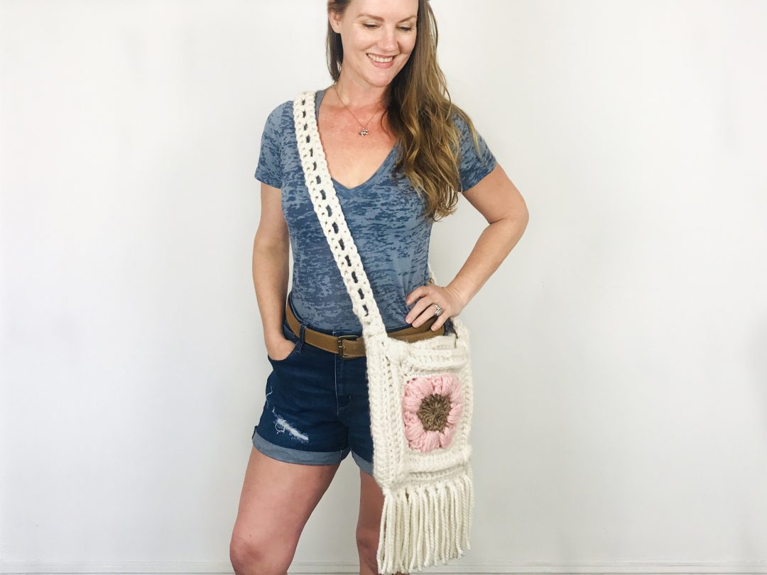 Summer Flowers Bohemian Messenger Bag | Free Crochet Pattern - Stardust ...