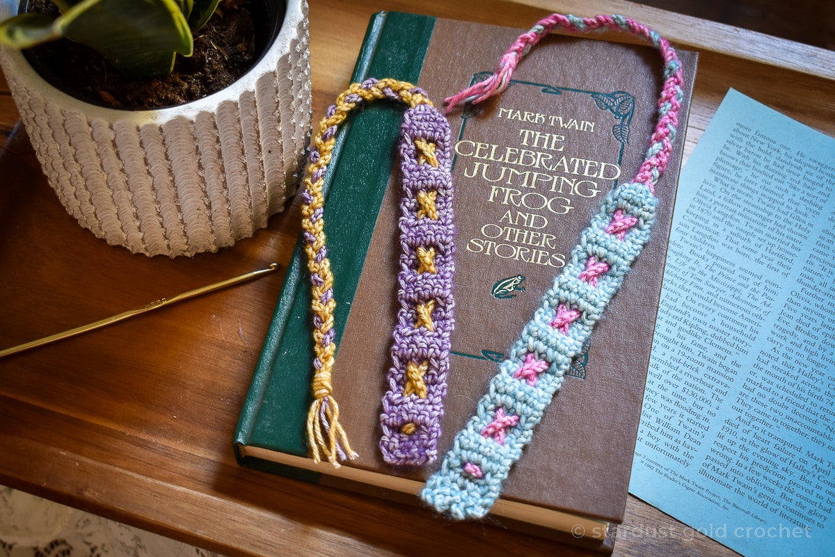 How to Crochet a Bookmark in a Few Easy Steps - Stardust Gold Crochet