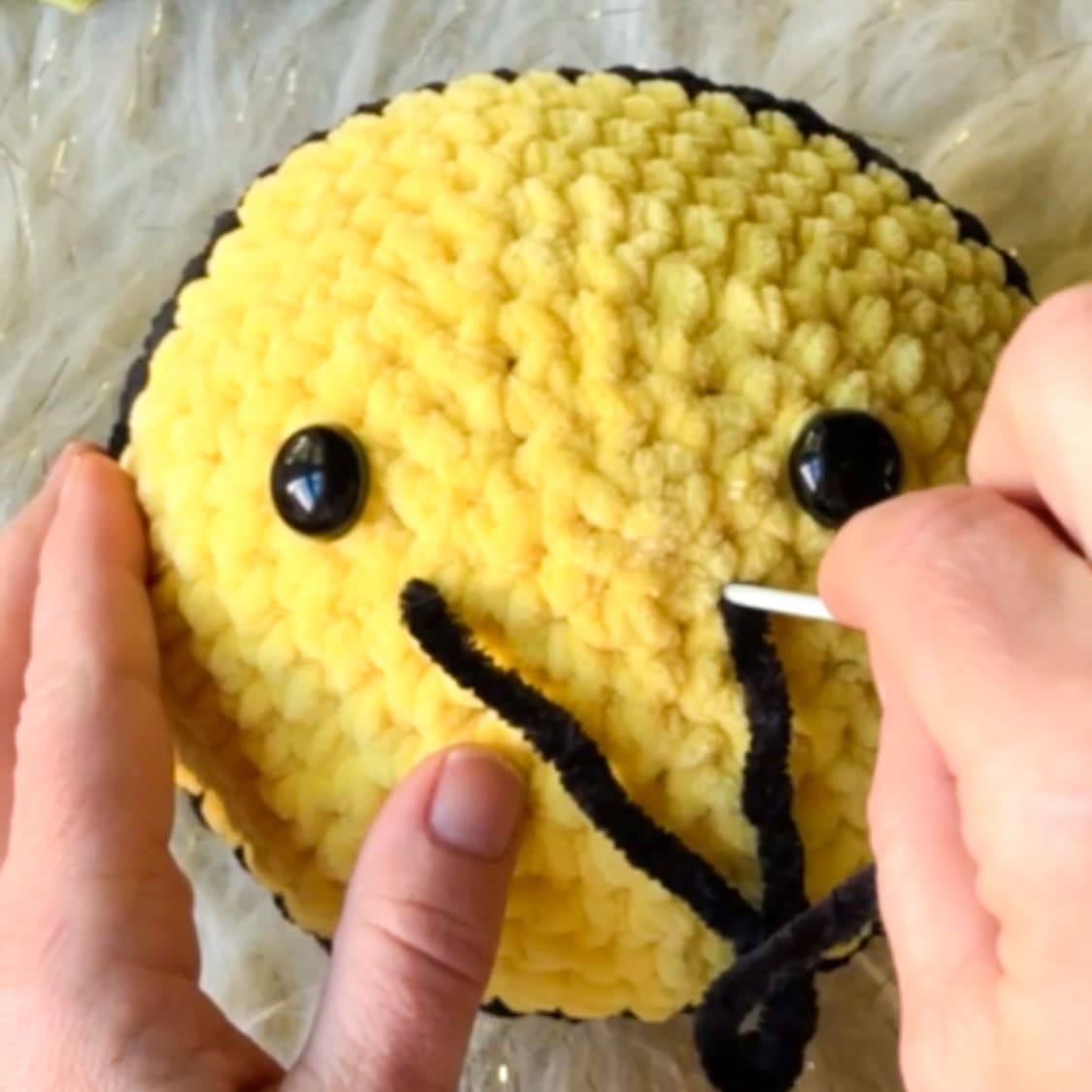 How to Crochet A Bee (Free Crochet Bee Pattern) - Stardust Gold Crochet
