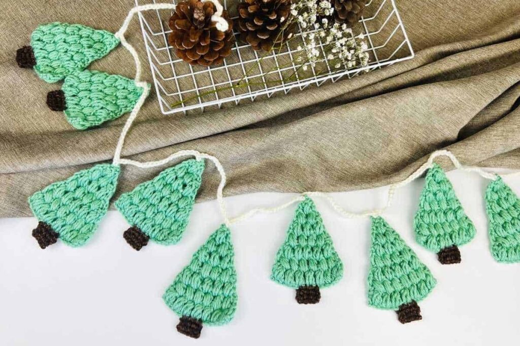 15 Festive Free Crochet Christmas patterns | Quick & Easy - Stardust ...