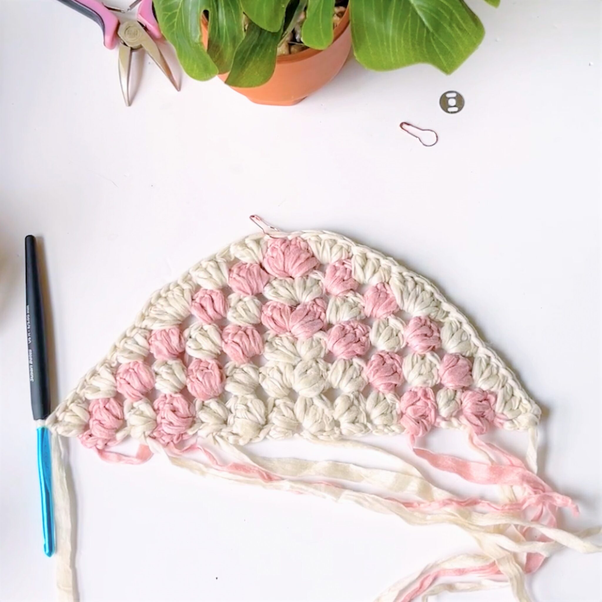 How To Crochet a Crossbody Bag Pattern (Step-By-Step) - Stardust Gold ...