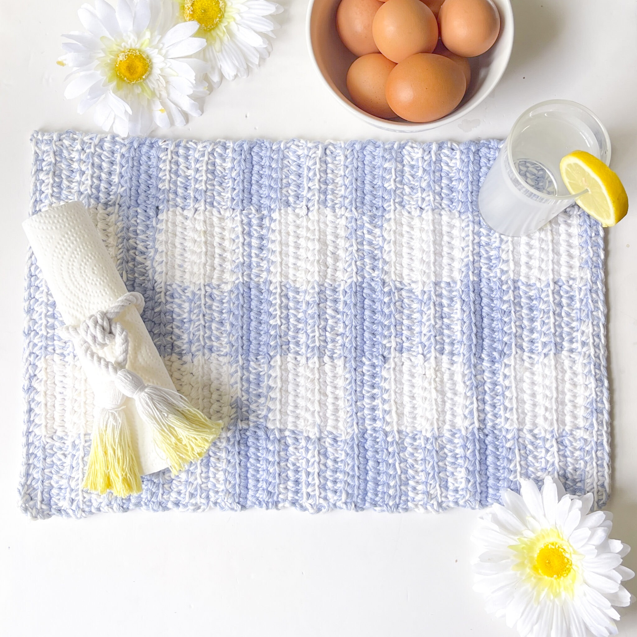Easy Farmhouse Plaid Crochet Placemat Pattern - Stardust Gold Crochet