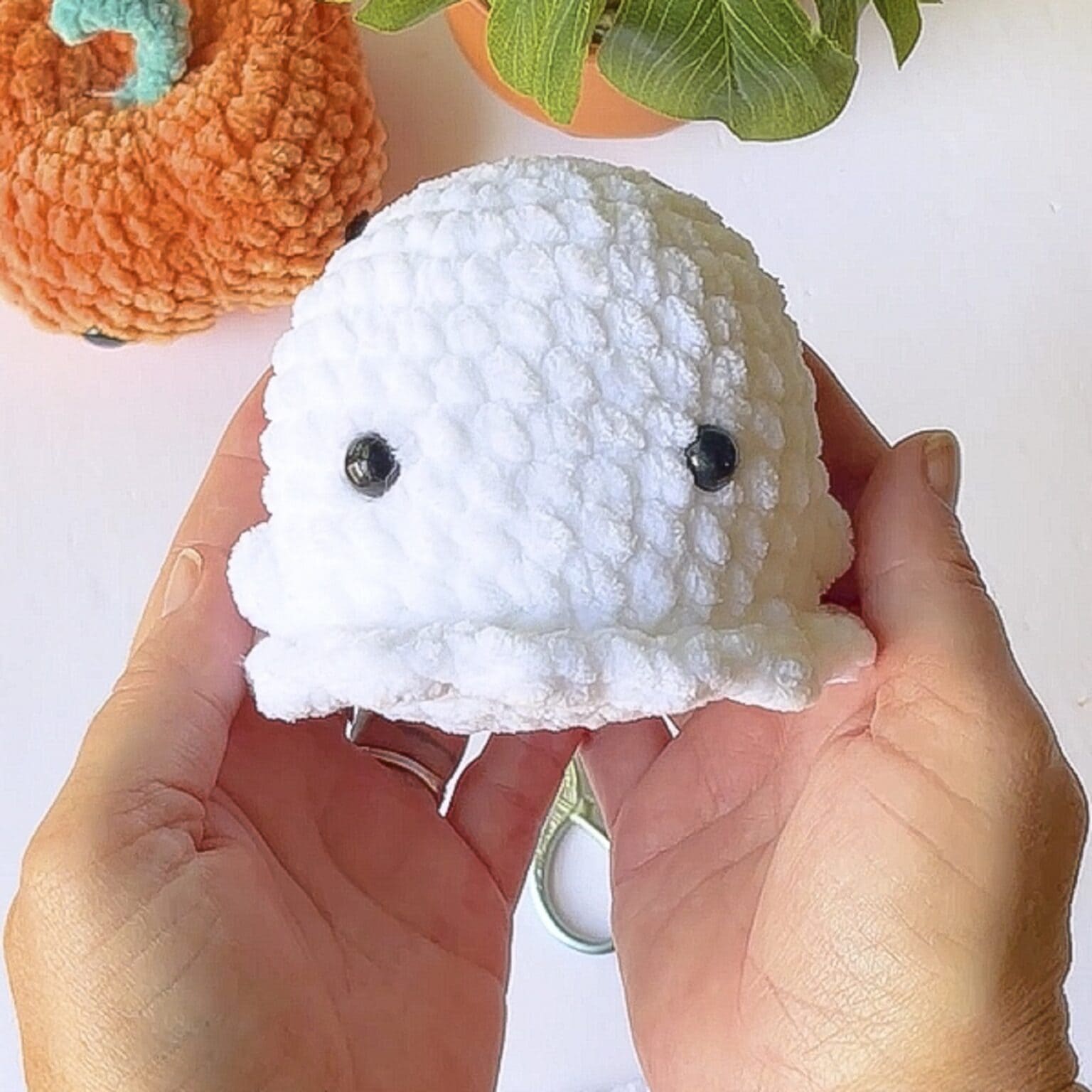 Crochet Ghost Pattern | No-Sew (Quick & Easy) - Stardust Gold Crochet