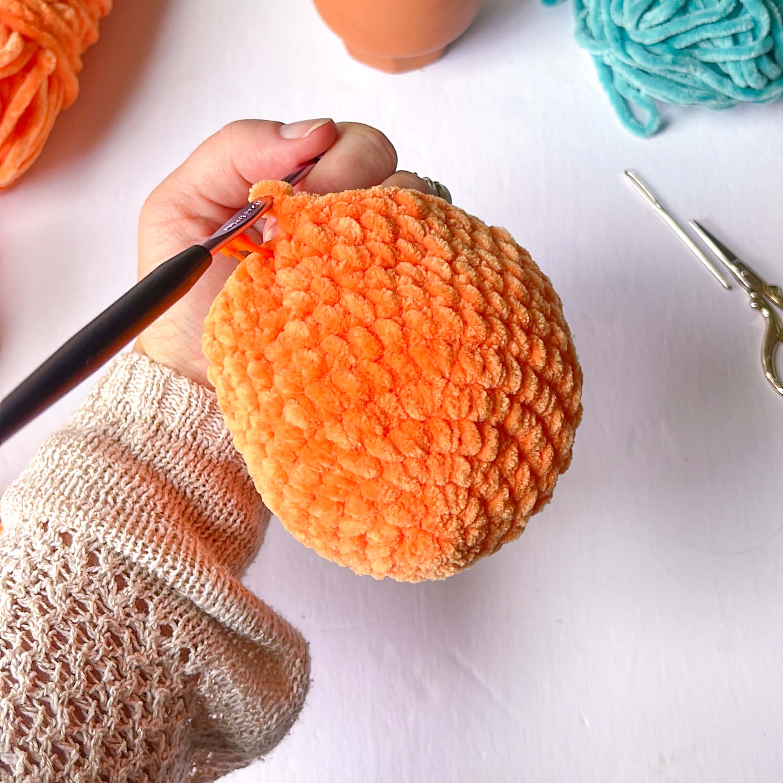 EASY Crochet Pumpkin Pattern for Beginners (Amigurumi Plushie ...