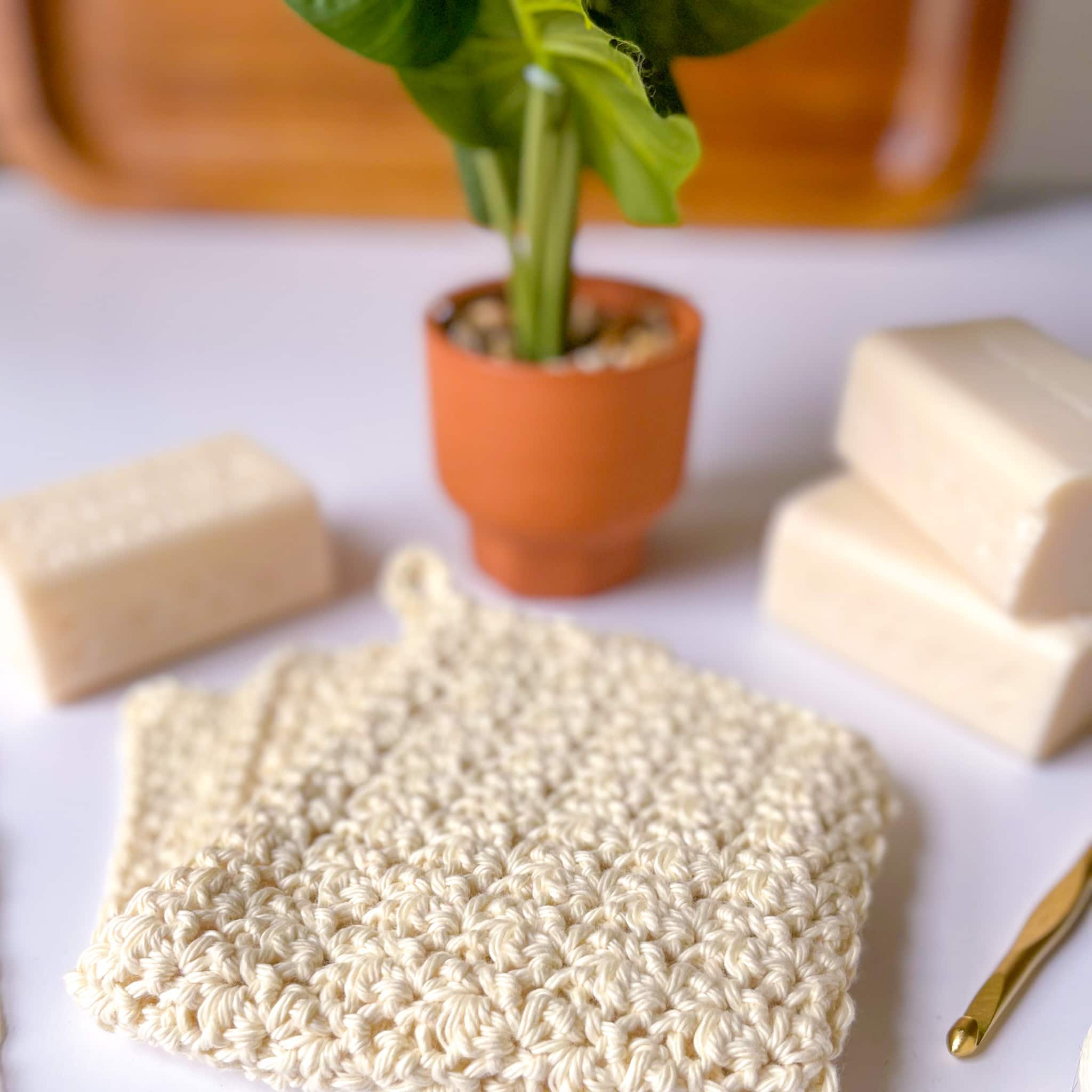 Crochet Washcloth Pattern (Free!) Soft and Simple - Stardust Gold Crochet
