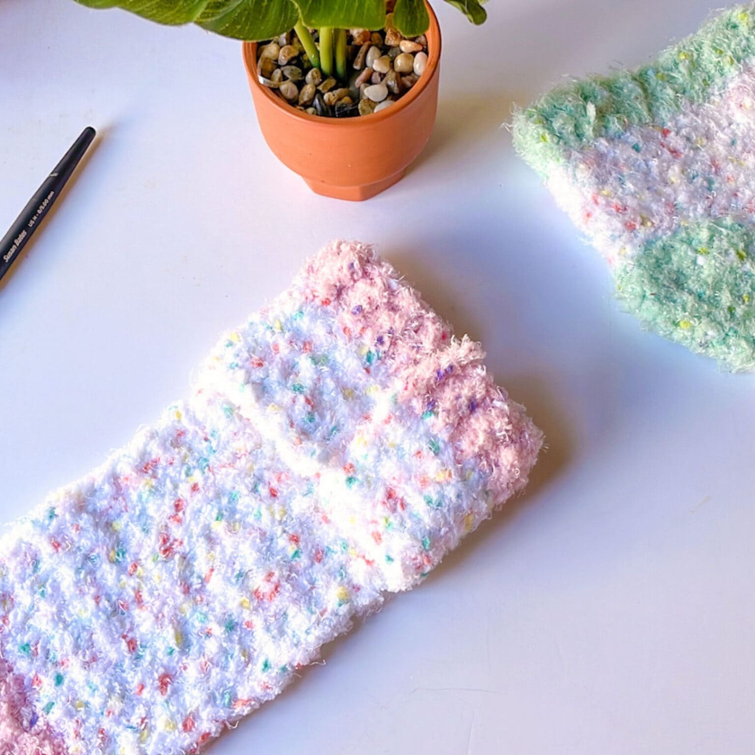 How to Crochet Socks the Easy Way (Step by Step) - Stardust Gold Crochet