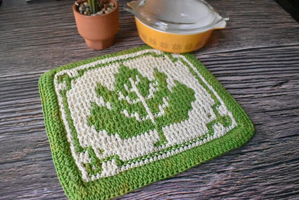 Maple Leaf Mosaic Crochet Trivet - Stardust Gold Crochet