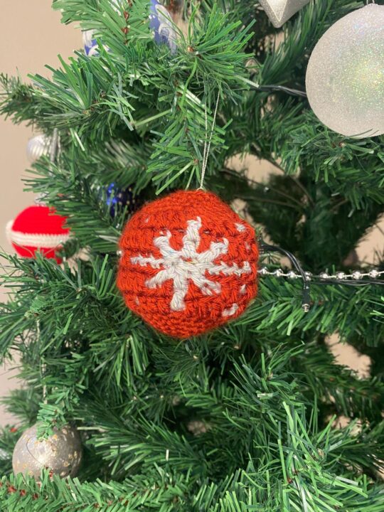 24 Free Crochet Christmas Ornaments - Keepsakes Collection - Stardust ...